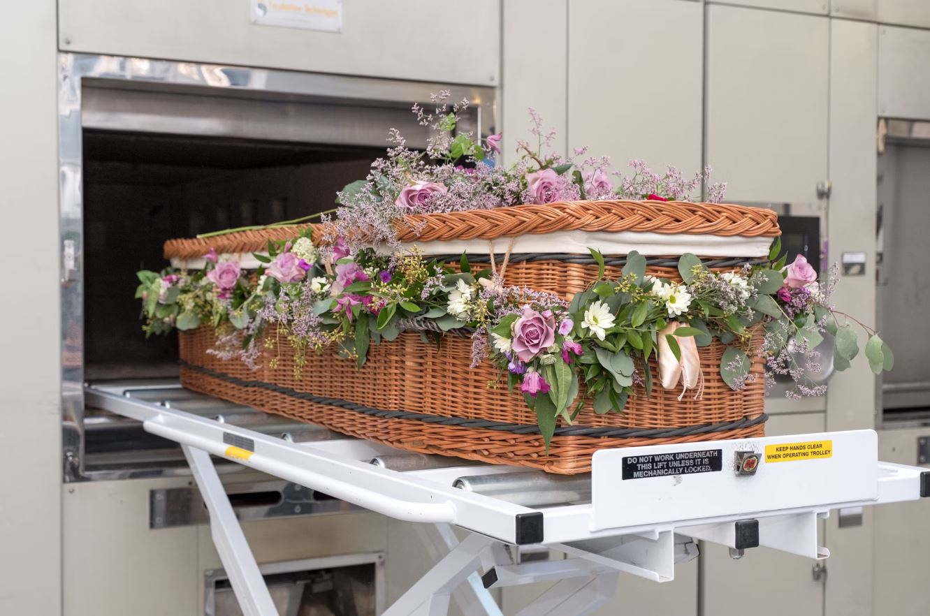 Cremation Caskets: Balancing Tradition with Modern Simplicity